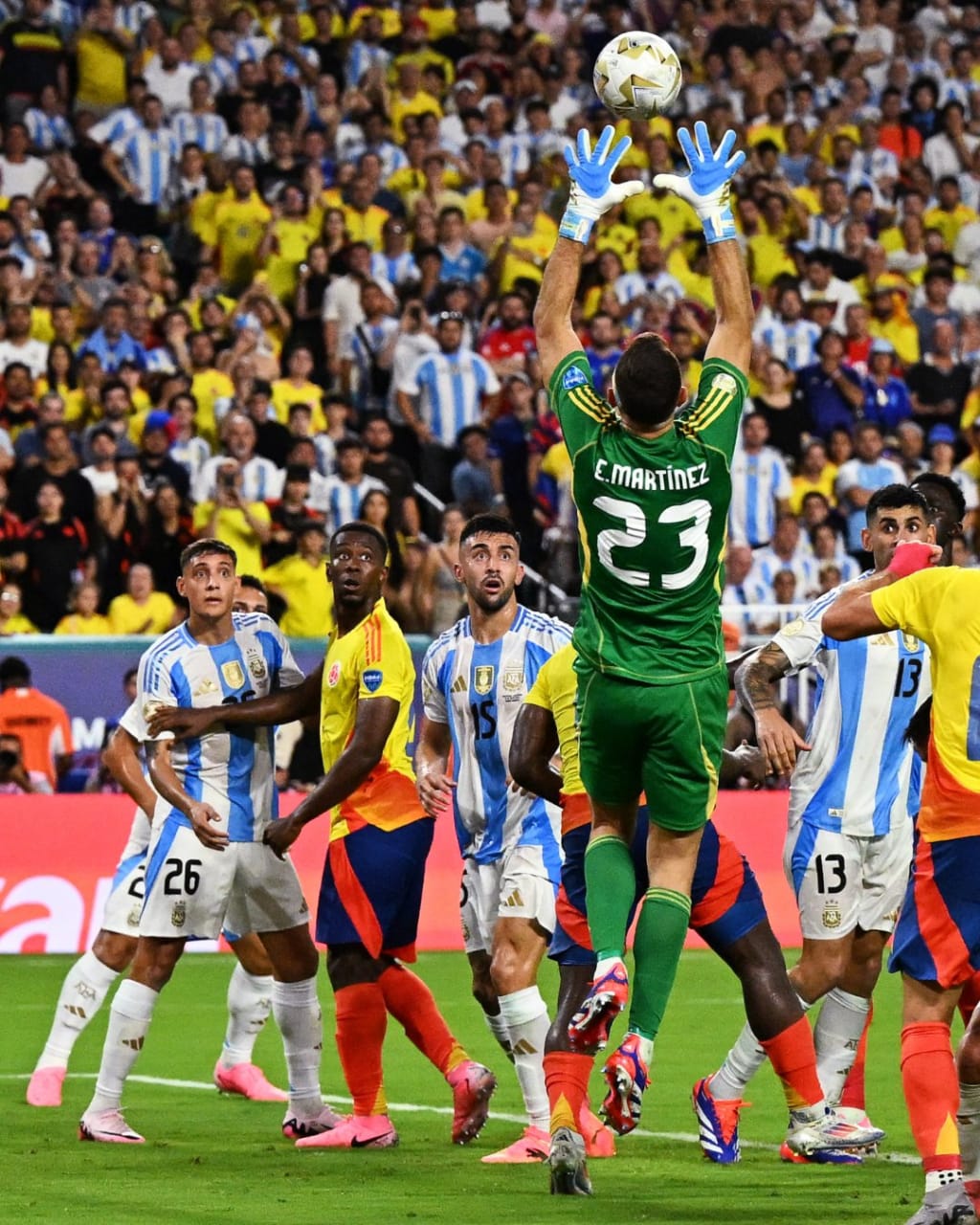 Air Mata Messi, Gol Martinez: Albiceleste Juara Copa America ke-16